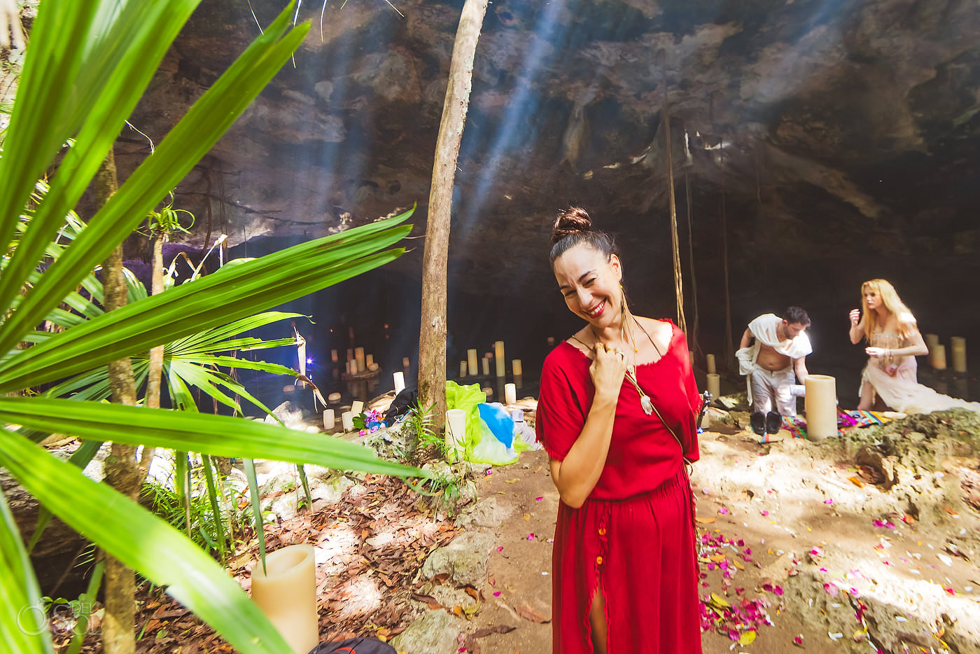 Who coordinates cenote ceremonies - Del Sol Photography